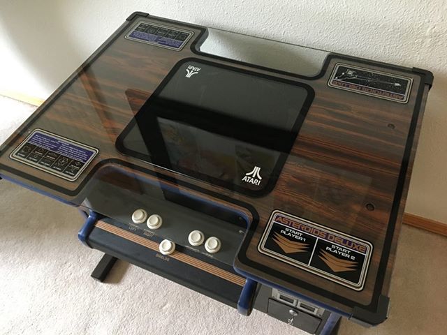atari asteroids deluxe arcade